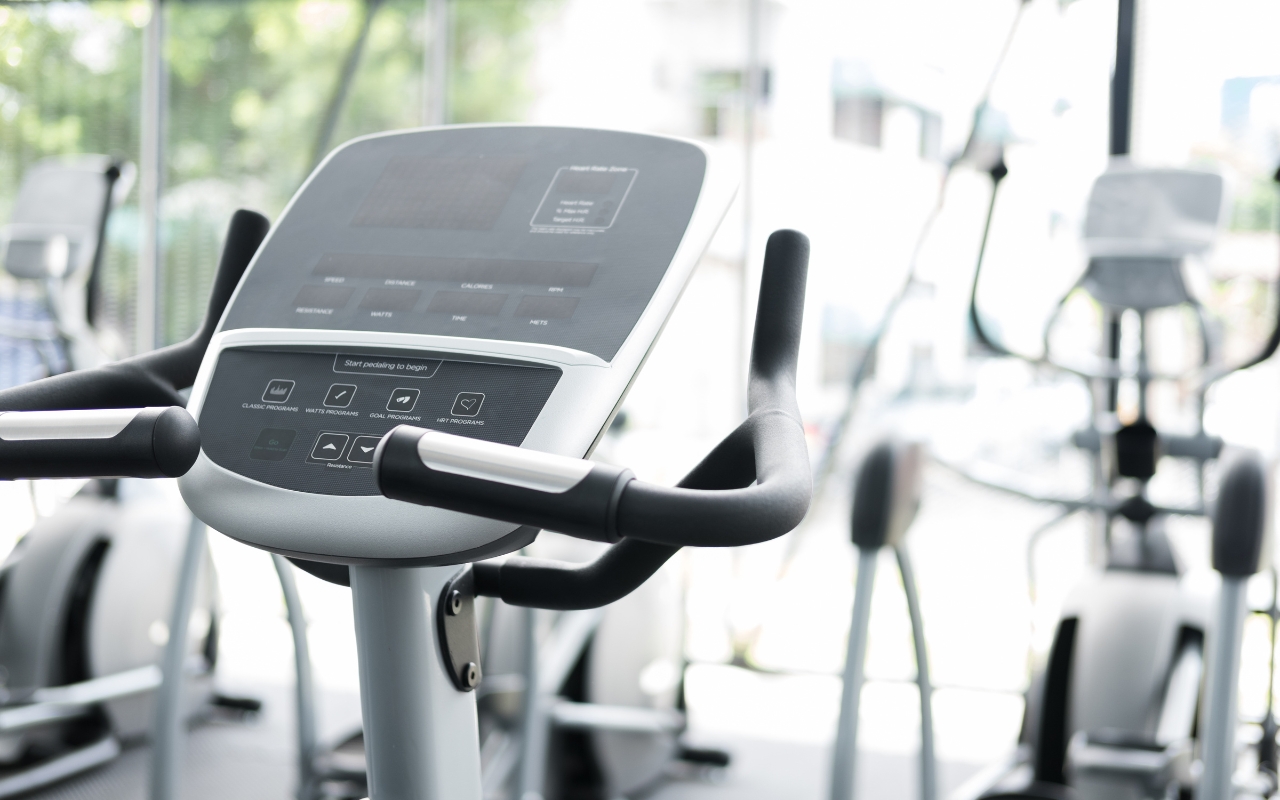 How do I choose the right fitness gear and equipment?